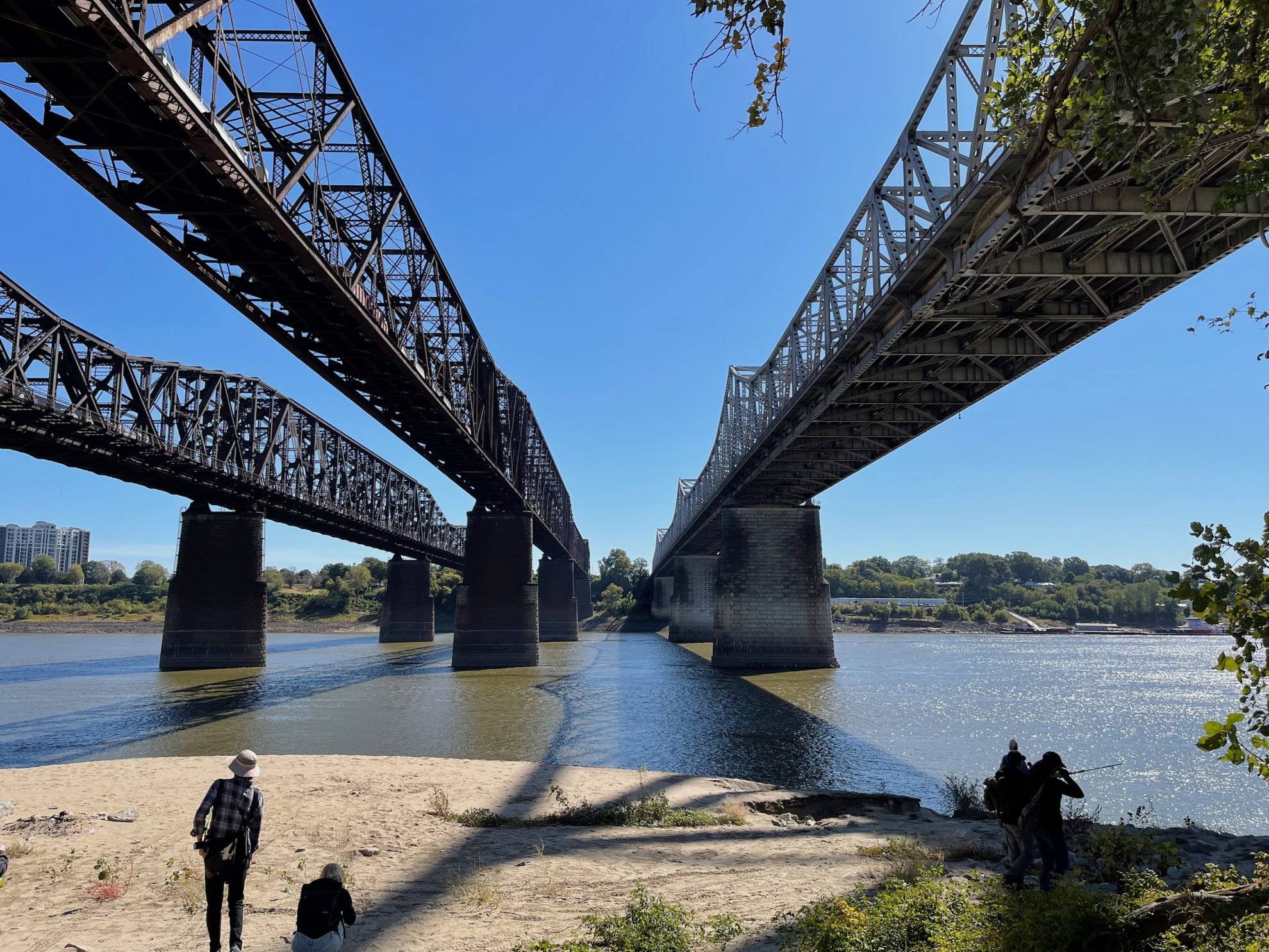 Unreal Sights of Historically Low Mississippi River | INI World Report