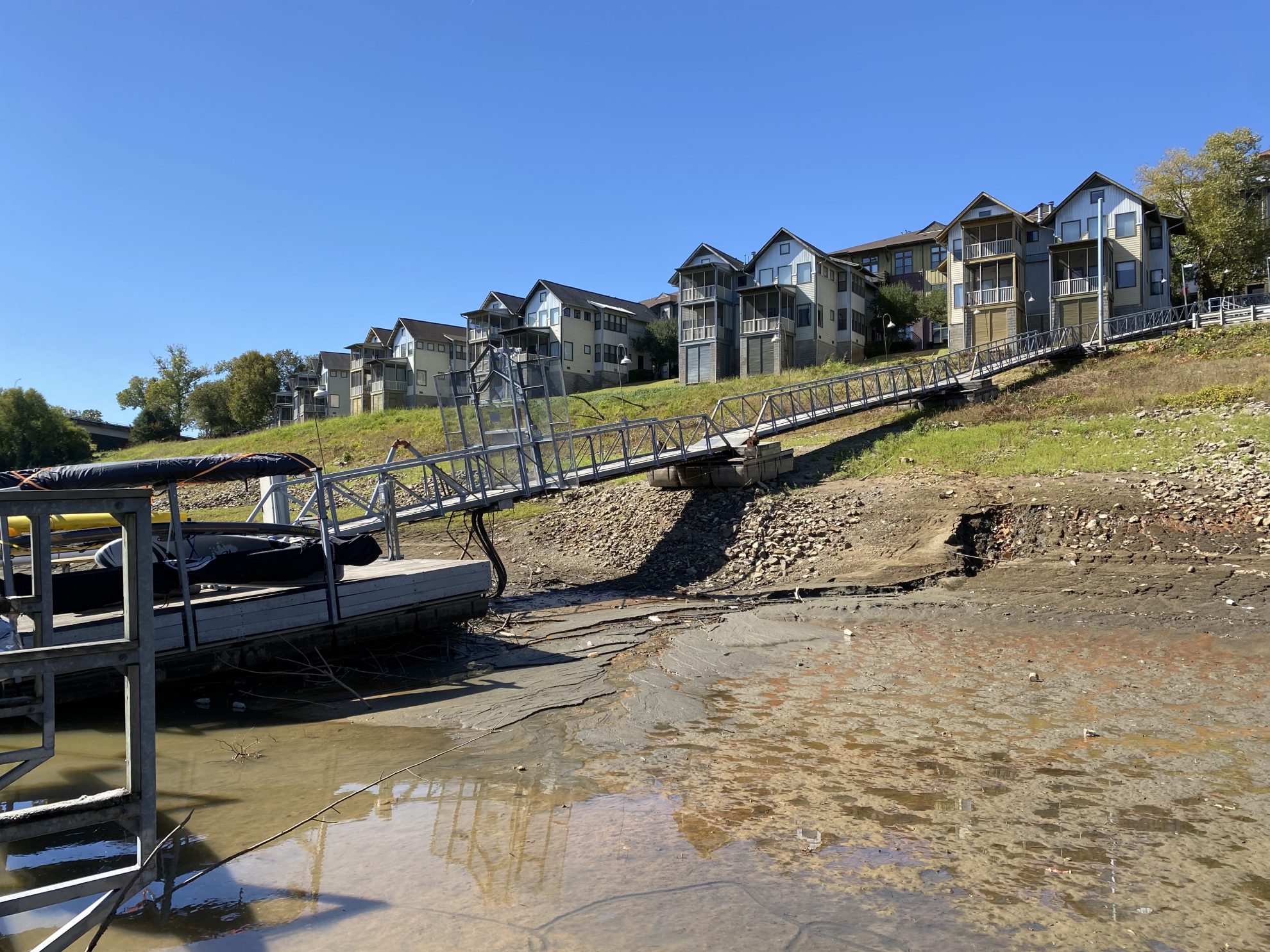 Unreal Sights of Historically Low Mississippi River | INI World Report